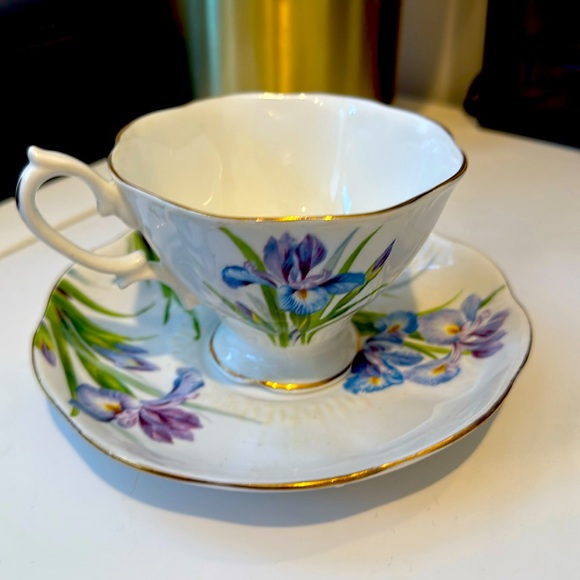 Royal Albert | Dining | Royal Albert Iris Vintage English Crown China ...